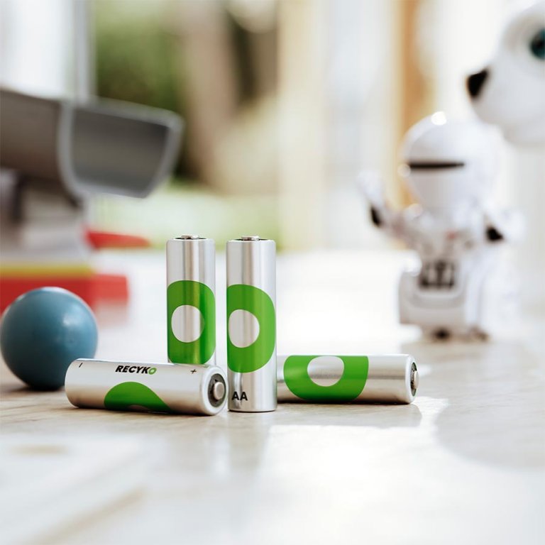 Industrial batteries vs regular batteries - Sparq Technology